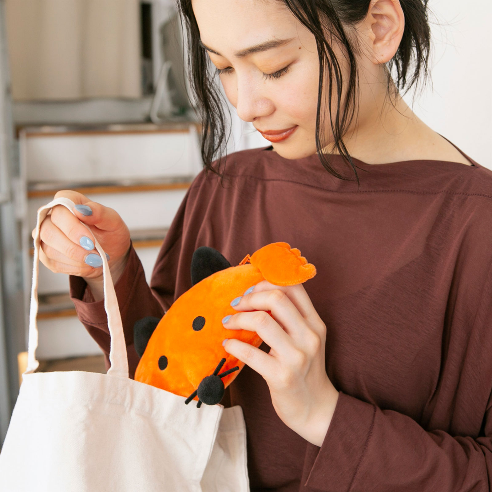Dancing Fox / Plush Toy Pouch - Accessories Lineup - Hobonichi Techo 2021