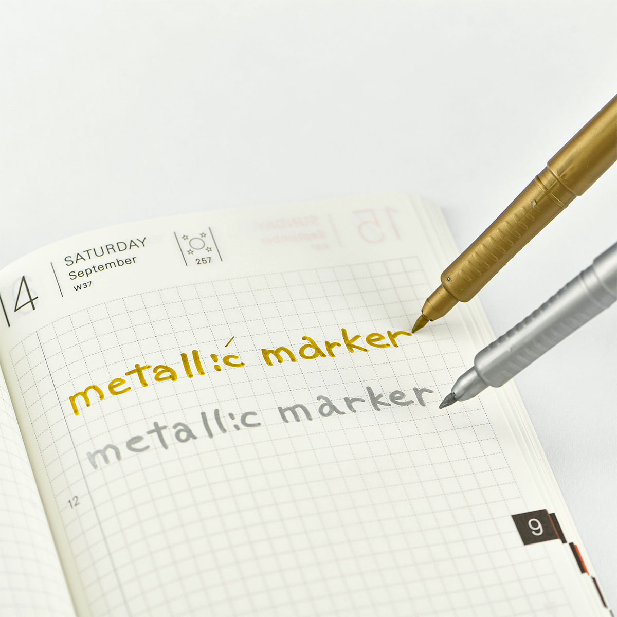 Metallic Marker 2-Color Set - Accessories Lineup - Hobonichi Techo 2021